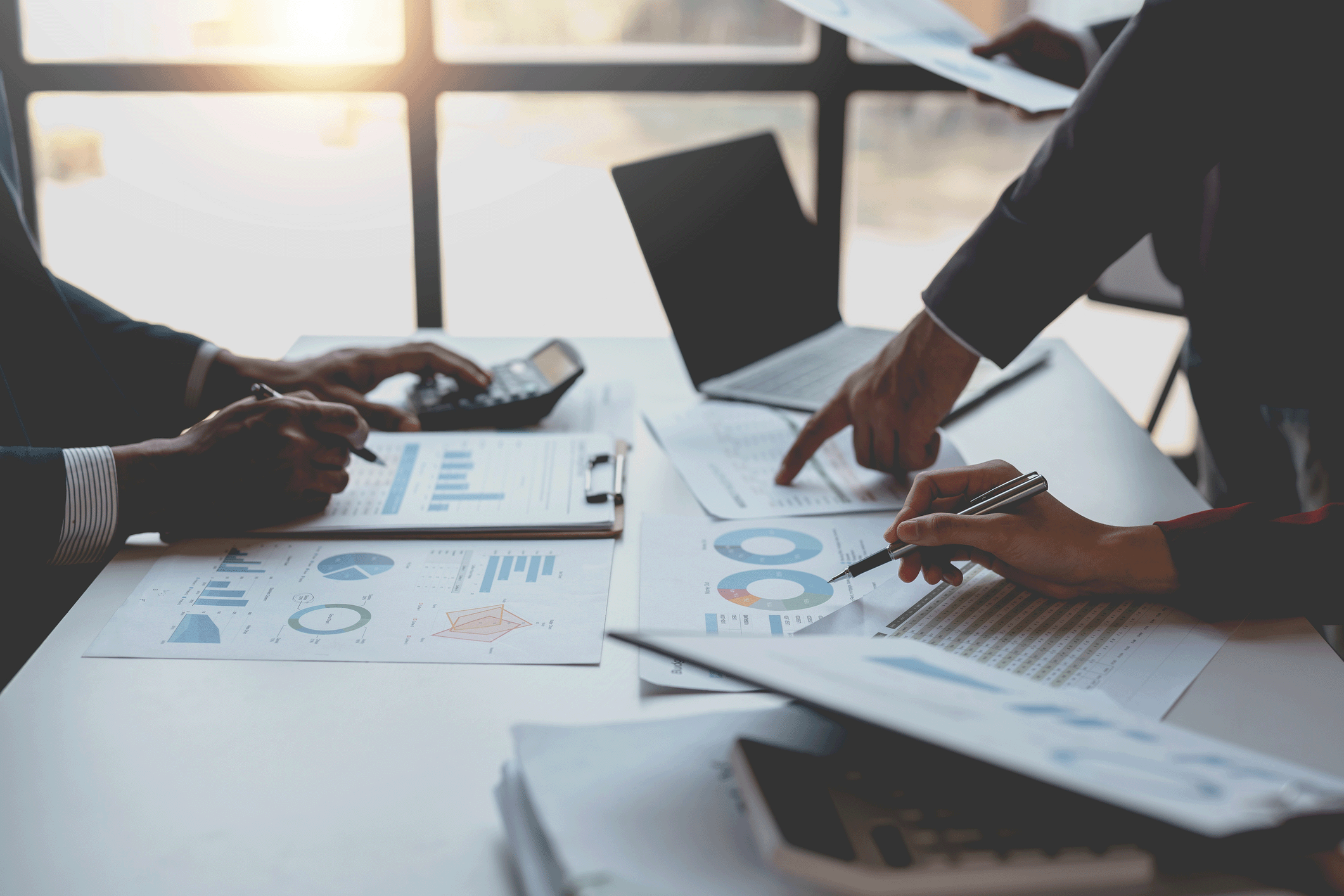 What is the difference between bundled and unbundled EACs?